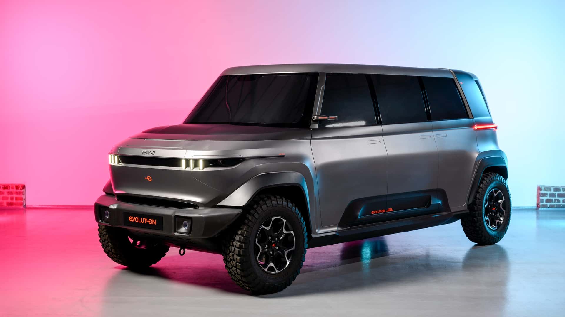 EVOLUTIERUIMTE: SUV met Range-Extender gaat naar verwachting 50 JAAR ...