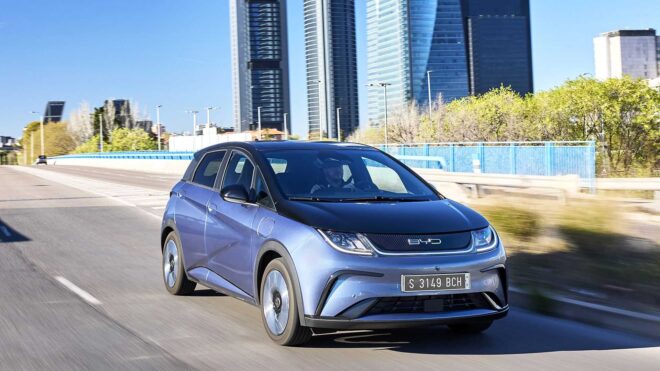 BYD DOLPHIN compared to some ELECTRIC competitors - VMax.si