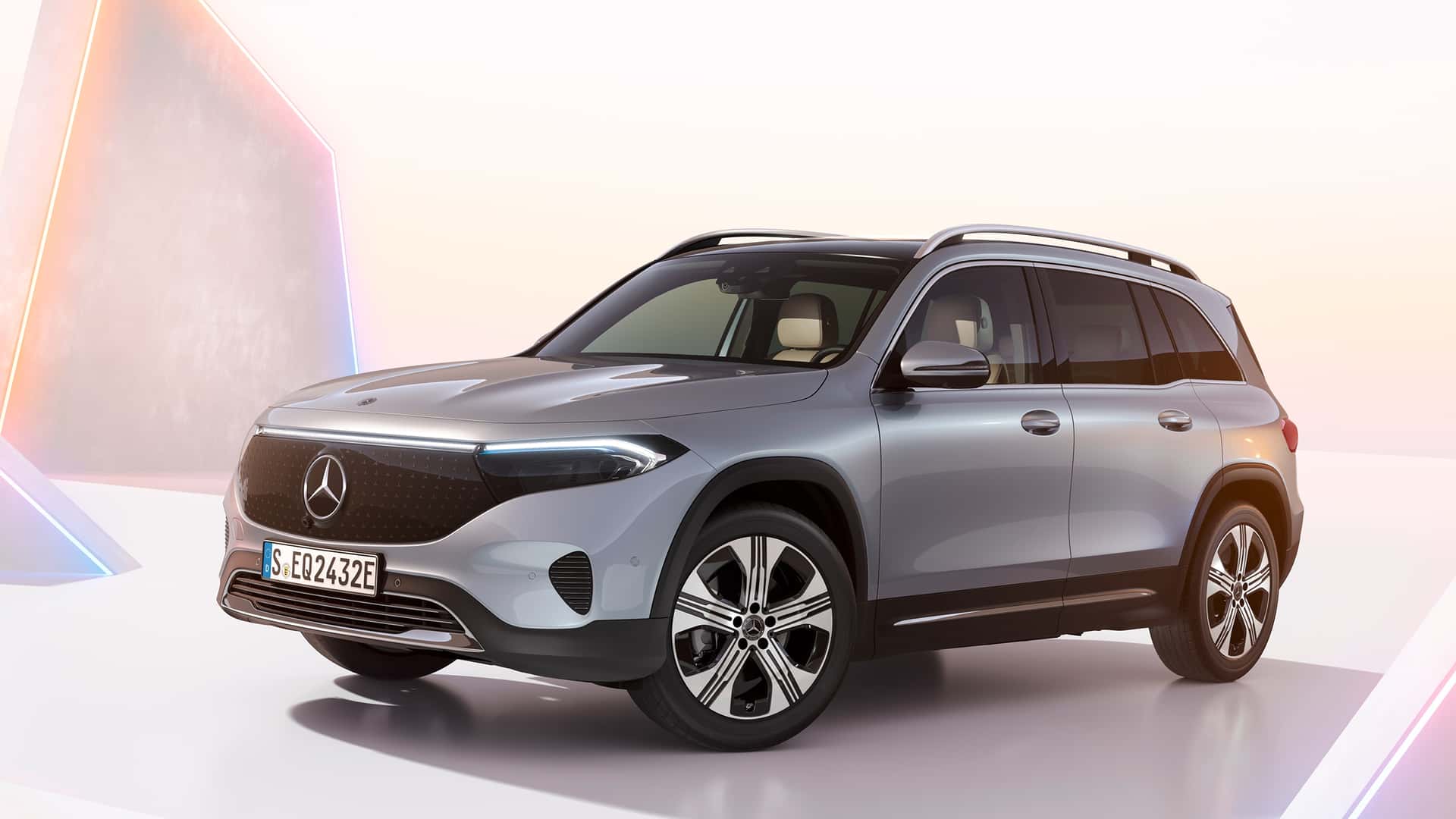 MERCEDES renovated the EQB and at the same time DISCONTINUED the basic ...