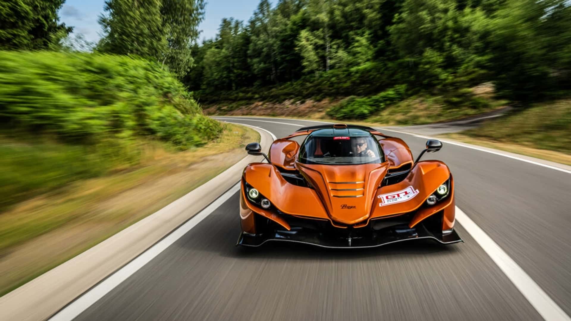 This super car has a Nissan GT-R engine - VMax.si