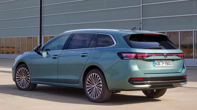 Primerjava novega VW Passata Variant in nove Škode Superb Combi | VMax.si